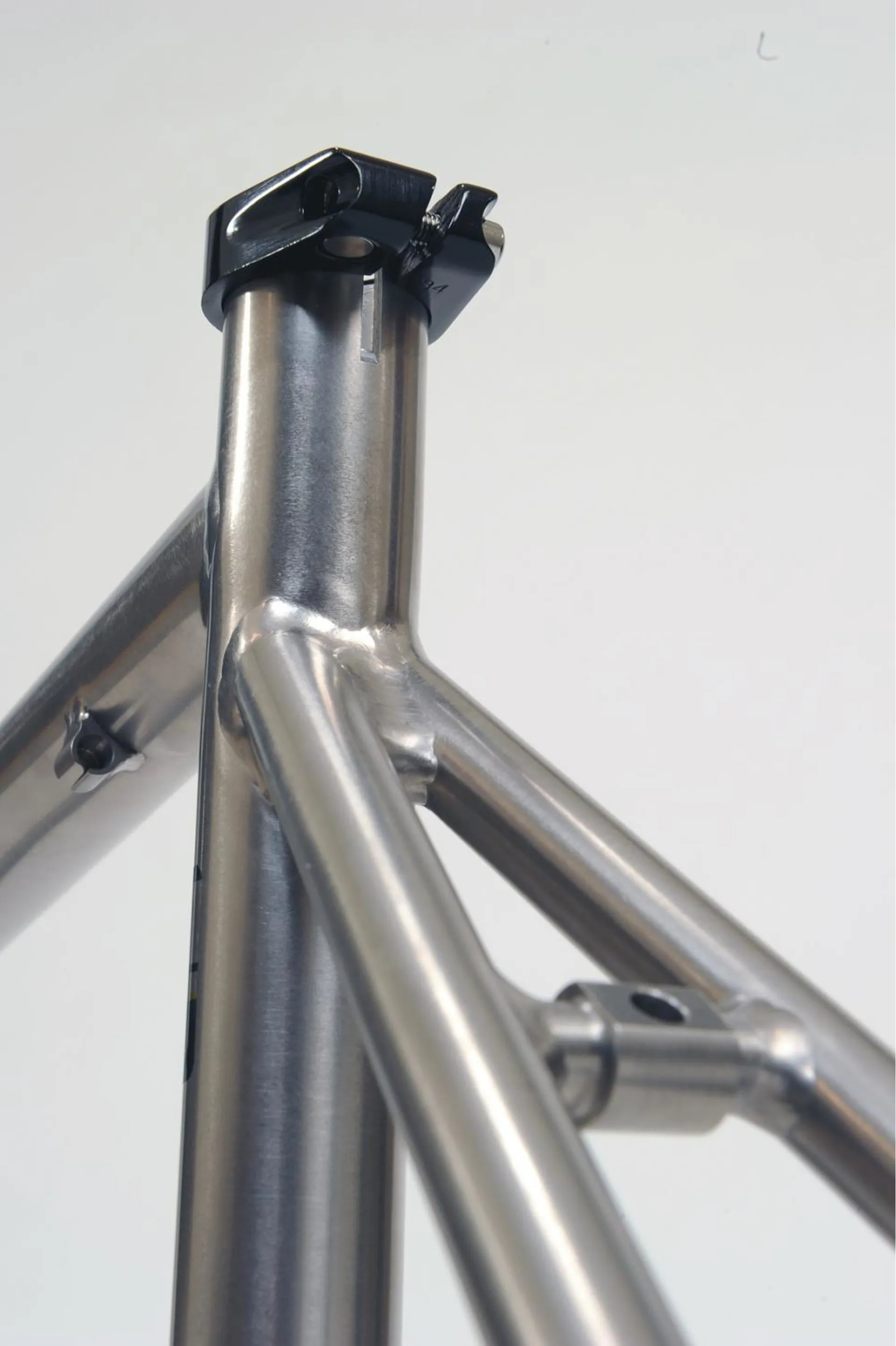 Nevi Bikes Grimsel : Hand Crafted Titanium Endurance Road FRAME