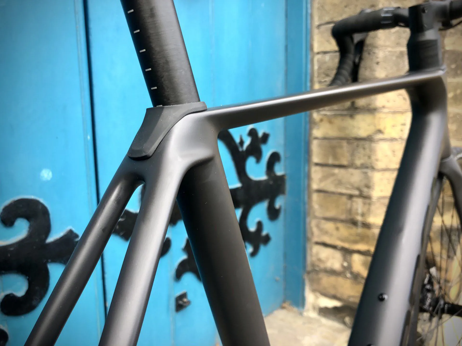2024 Orbea Orca M30i Carbon Road bike with Shimano 105 Di2 Black